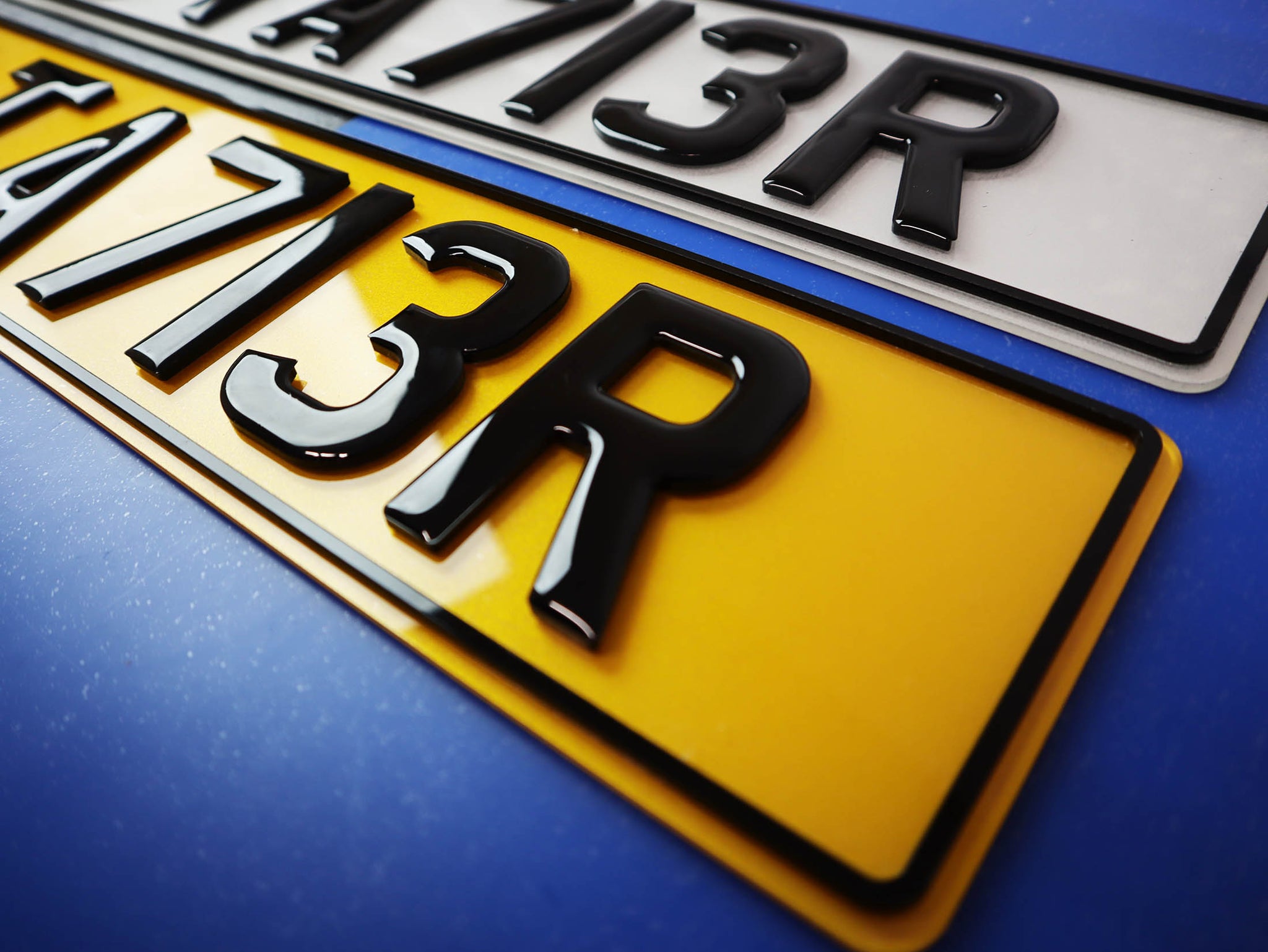 Defining Details: Chunky Frame Bordered 5mm Gel Number Plates LB12